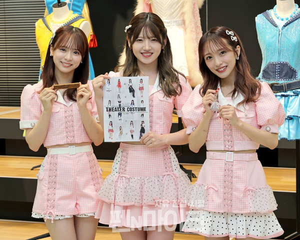 "지금의 우리가 있는 이유"...AKB48 극장 의상전의 의미